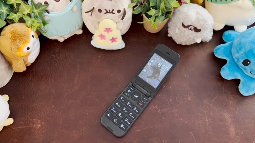 Stay Connected, Stay Comfortable: Best AT&T Flip Phones for Senior Citizens - Tfn