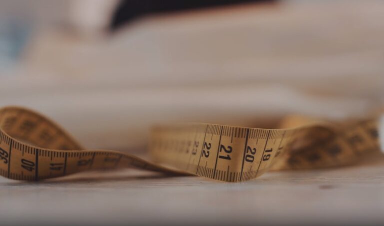 How To Check The Screen Size For Laptop? 4 Simple Ways! - Tfn